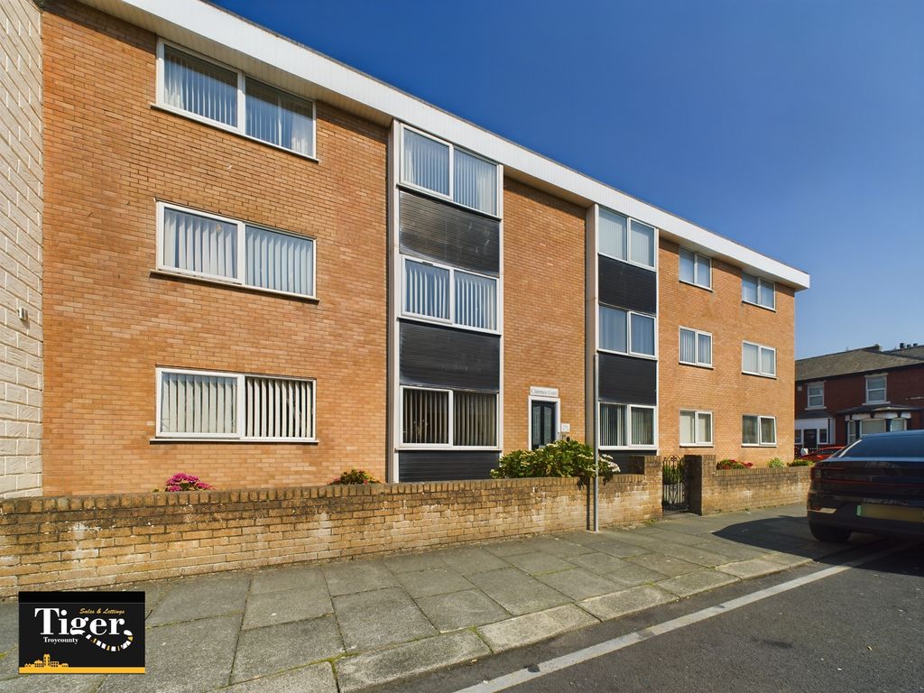 2 bed flat for sale in Rawcliffe Street, Blackpool FY4, £69,950 - Zoopla
