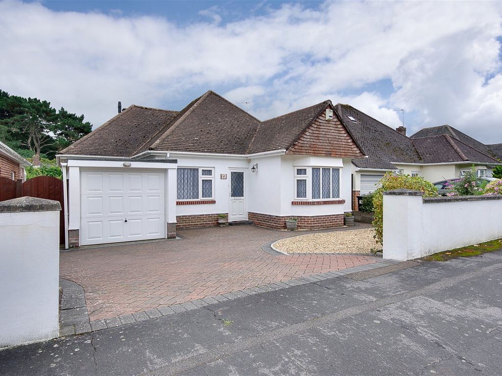 3 Bed Bungalow For Sale In Parkway Drive Bournemouth Bh8 £485 000