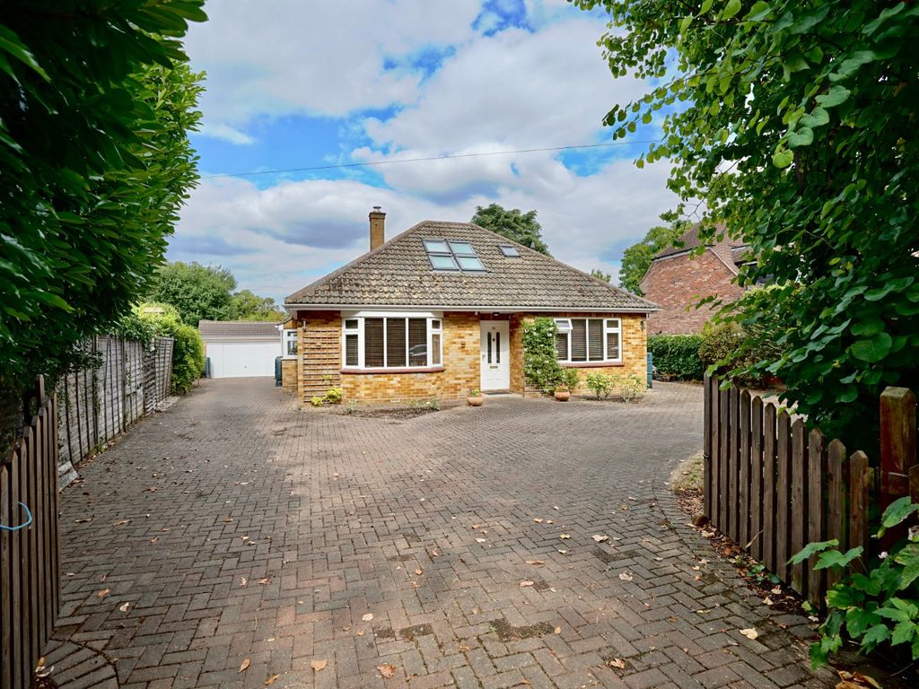 4 Bed Detached Bungalow For Sale In The Lane Wyboston Bedford