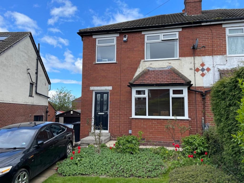 3 Bed Semi Detached House For Sale In Bramstan Gardens Leeds Ls13 £
