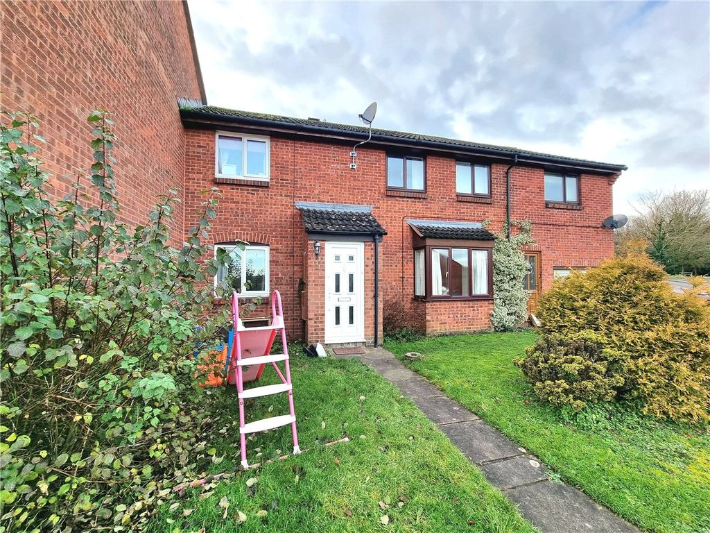 2 Bed Terraced House To Rent In Rogers Meadow Marlborough Wiltshire