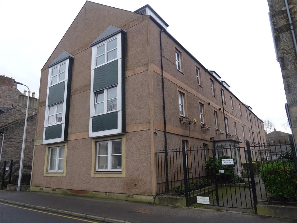 2 bed flat to rent in Victoria Mews, Victoria Street, Perth PH2, £700 ...