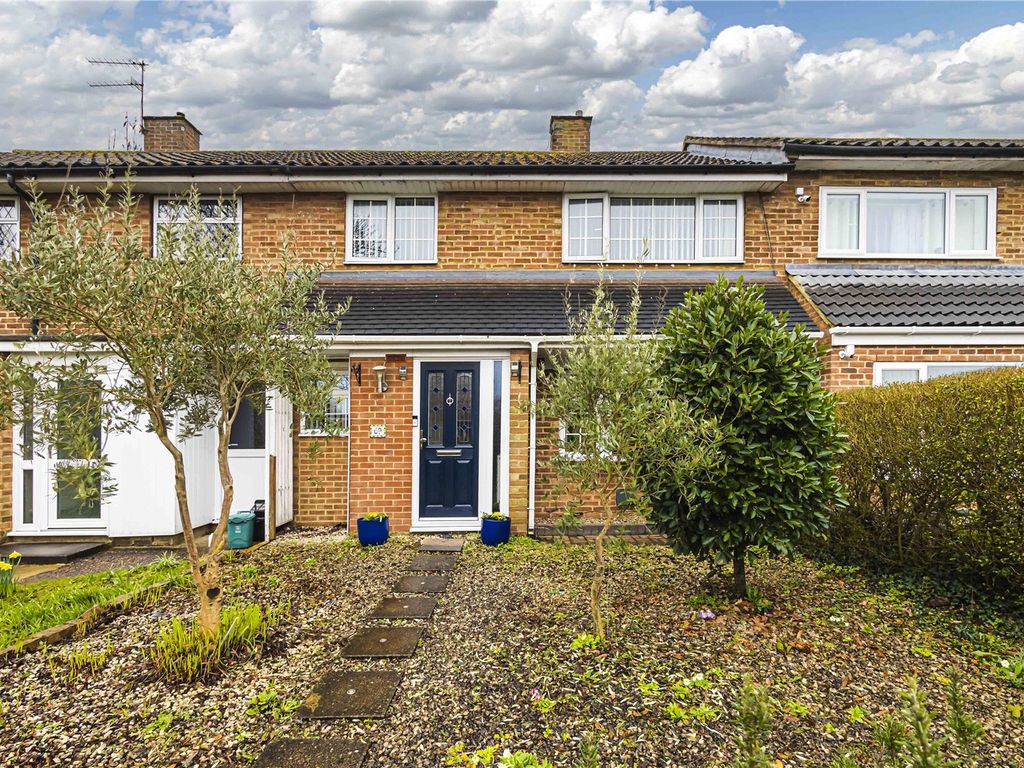 3 Bed Terraced House For Sale In Cherry Orchard Gadebridge Hemel