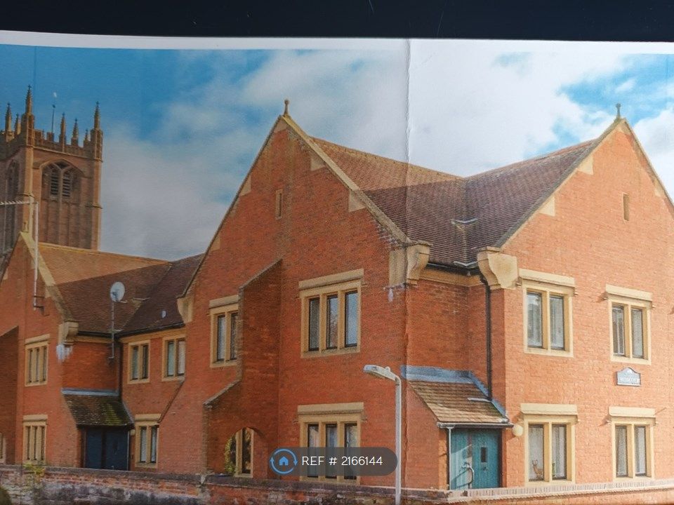 2 bed flat to rent in Quality Square, Ludlow SY8, £800 pcm - Zoopla