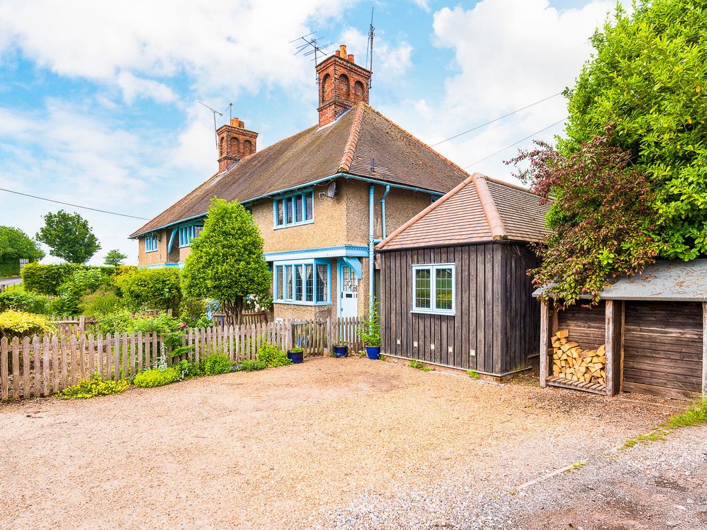 3 bed end terrace house for sale in Reading Road, Shiplake RG9 - Zoopla
