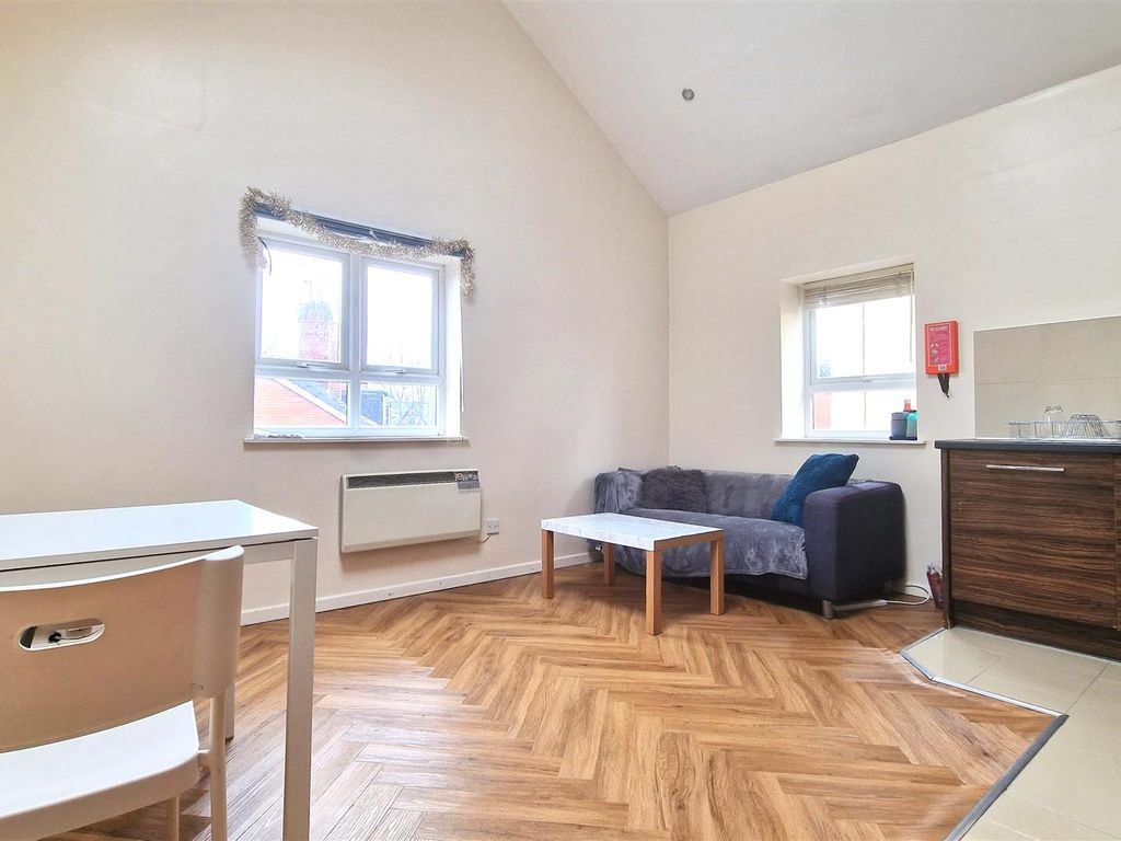 2 bed flat for sale in Devon Road, Leeds LS2 - Zoopla