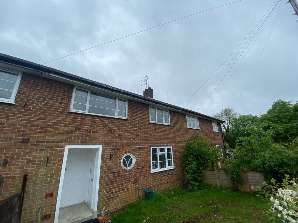 3 bed property to rent in Hall Grove, Welwyn Garden City AL7, £1,500 ...