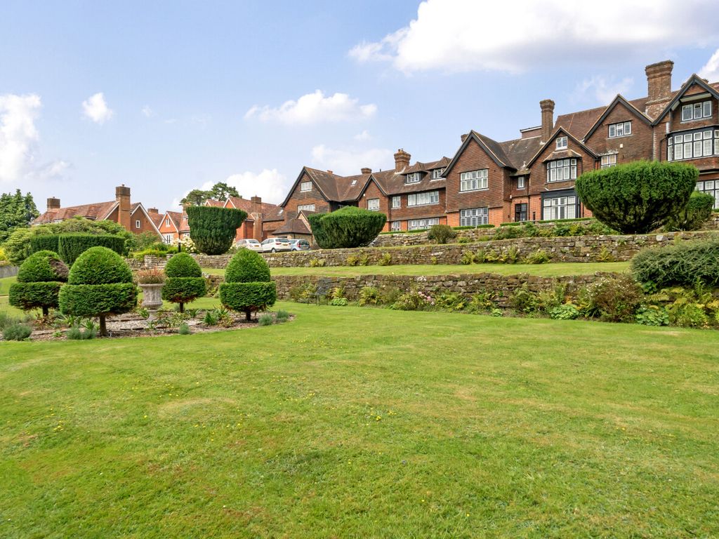 4 bed flat to rent in Frant Court, Tunbridge Wells TN3, £3,150 pcm - Zoopla