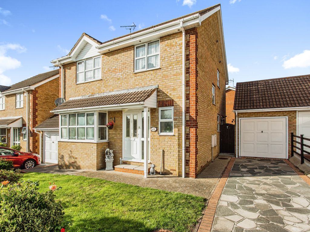 4 Bed Detached House For Sale In Princess Gardens Rochford Essex Ss4