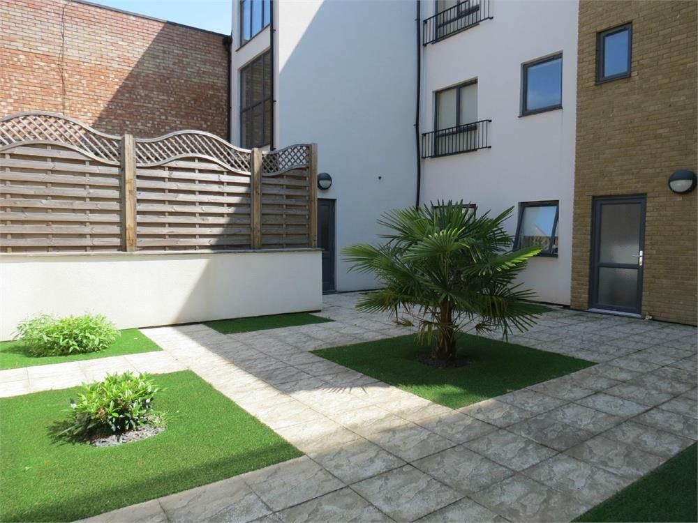 2 bed property to rent in Queens Road, Watford WD17 - Zoopla