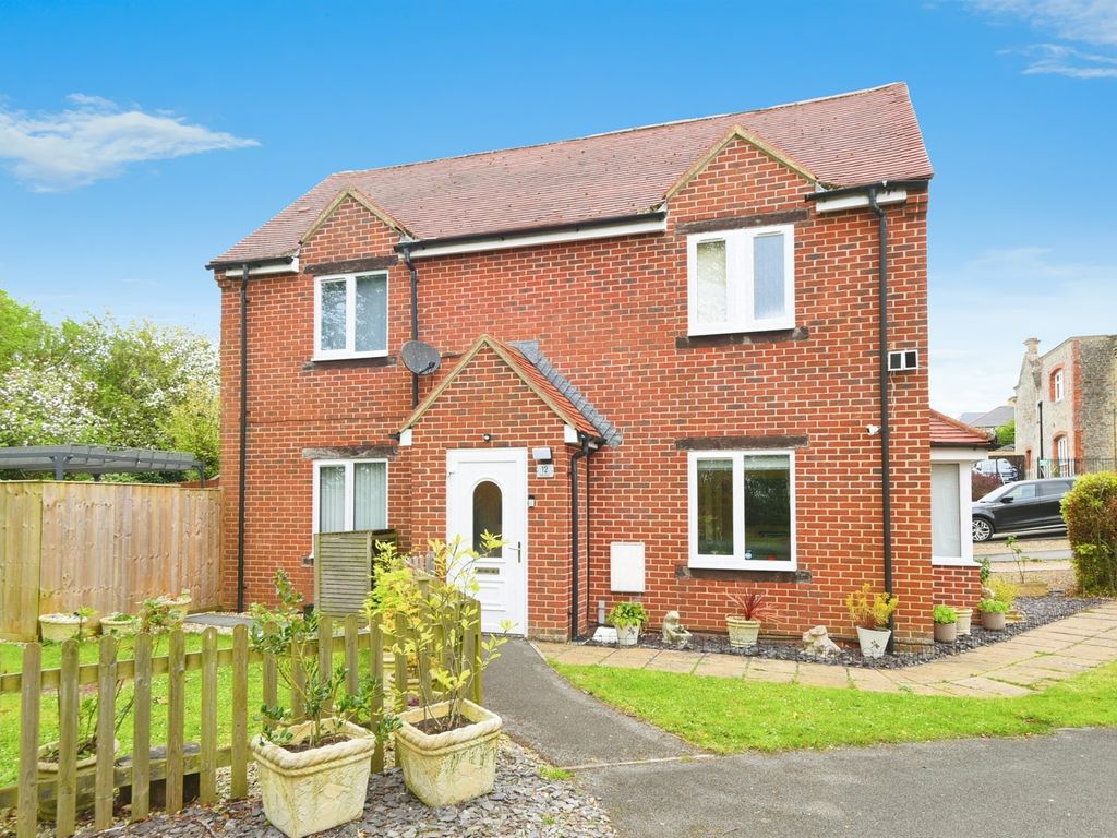 4 Bed Semi Detached House For Sale In Wyld Court Blunsdon Swindon
