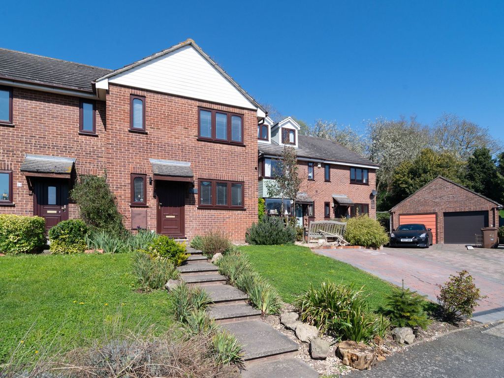 3 Bed End Terrace House For Sale In Brissenden Close Upnor Rochester