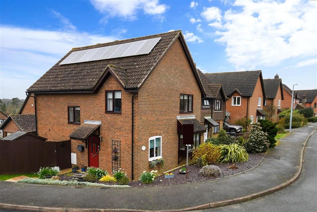4 Bed Detached House For Sale In Wares Field Ridgewood Uckfield East