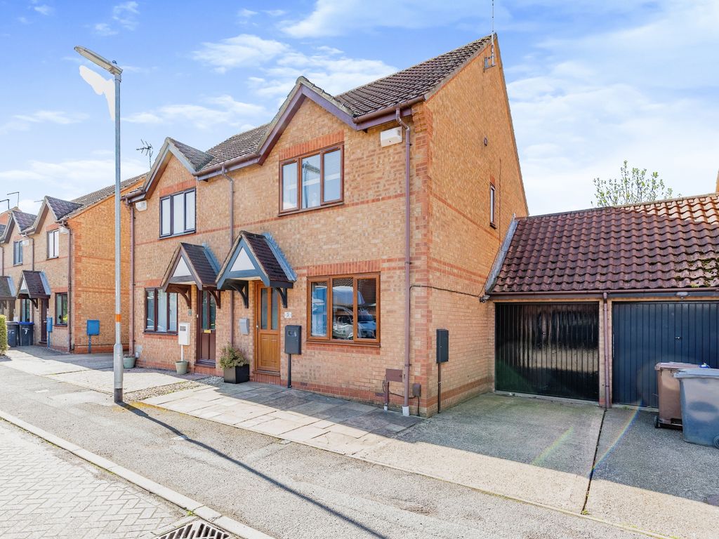 3 Bed Semi Detached House For Sale In Granary Court East Hunsbury