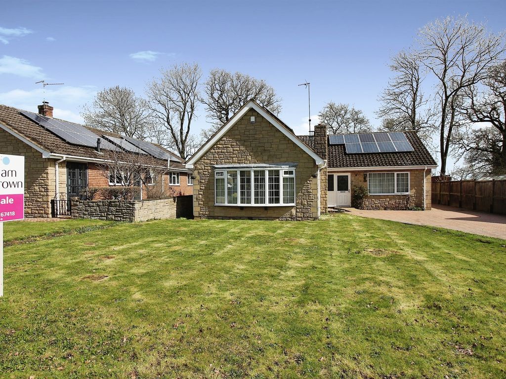 3 bed detached bungalow for sale in Kingsbrook, Corby NN18 - Zoopla