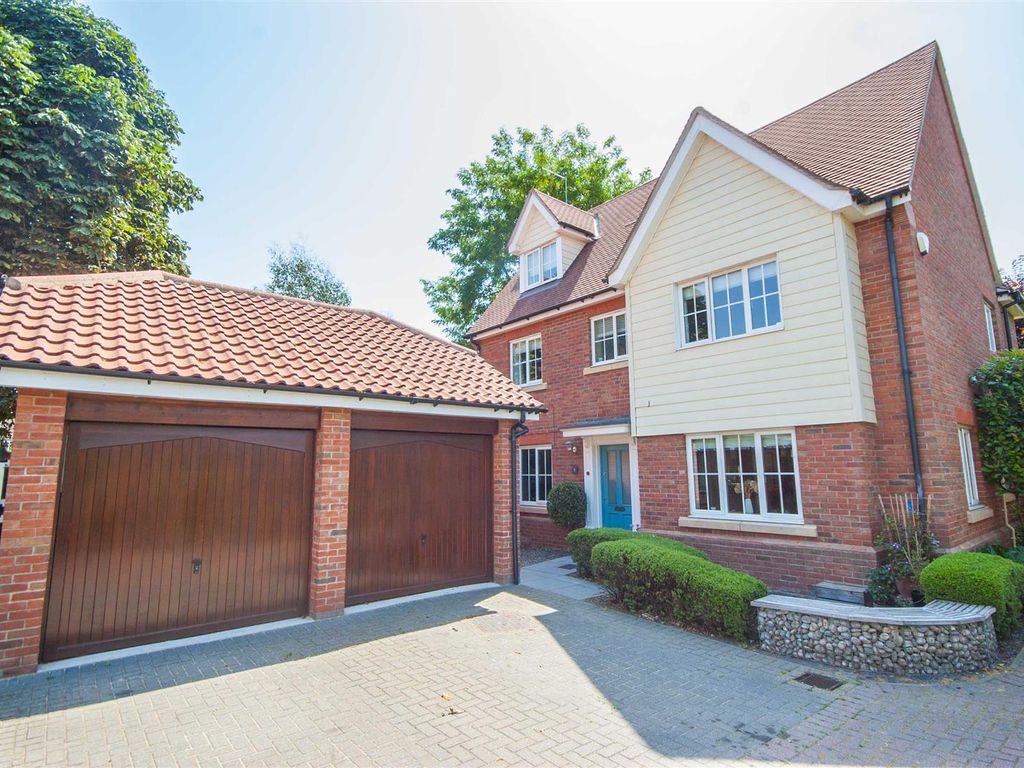 5 bed detached house for sale in The Cedars, Off Springfield Road ...