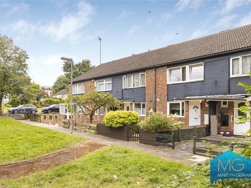 4 bed terraced house for sale in Brook Meadow, London N12, £700,000 ...