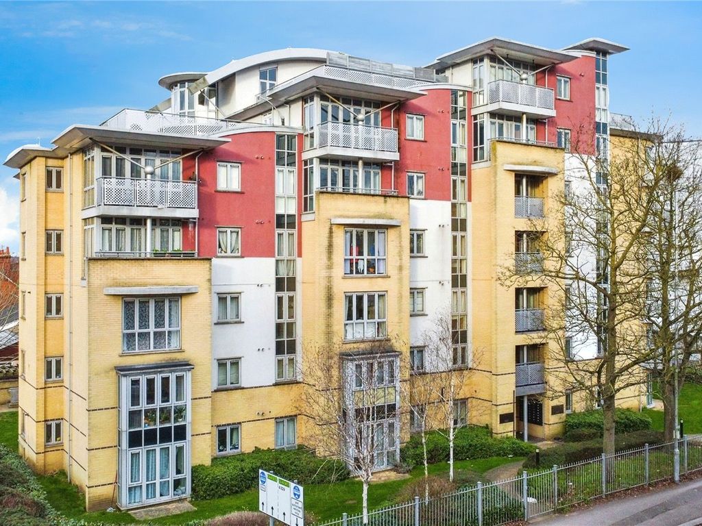 2 bed flat for sale in Kings Road, Reading, Berkshire RG1, £266,999 ...