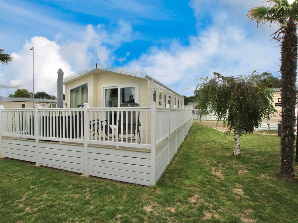 2 bed mobile/park home for sale in Central Park, Foxhunter Residential ...