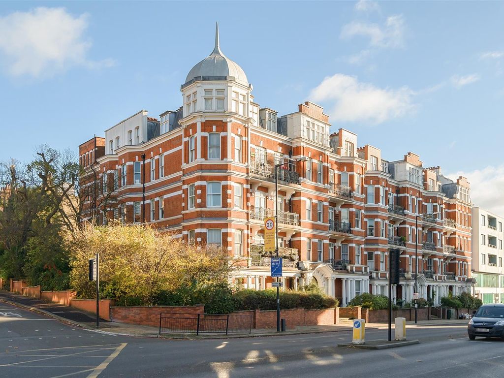 4 bed flat to rent in Arkwright Road, Hampstead NW3, £4,498 pcm - Zoopla
