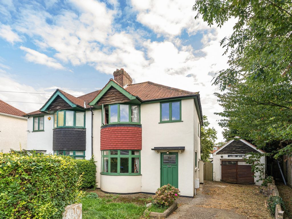 3 Bed Semi Detached House For Sale In Lewgars Avenue Kingsbury London