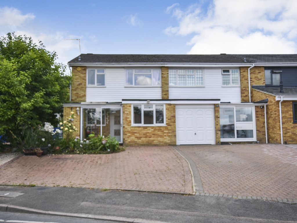 3 bed end terrace house for sale in Wolf Lane, Windsor SL4 - Zoopla