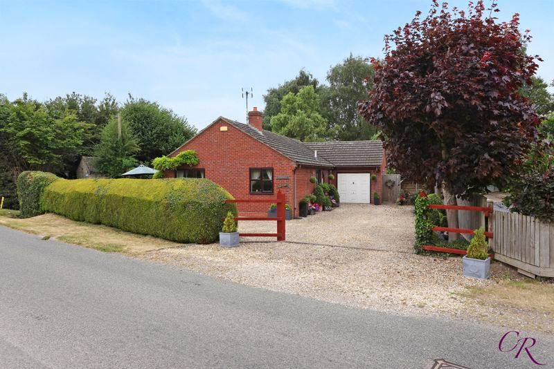 3 bed bungalow for sale in Hillend, Twyning, Tewkesbury GL20 - Zoopla