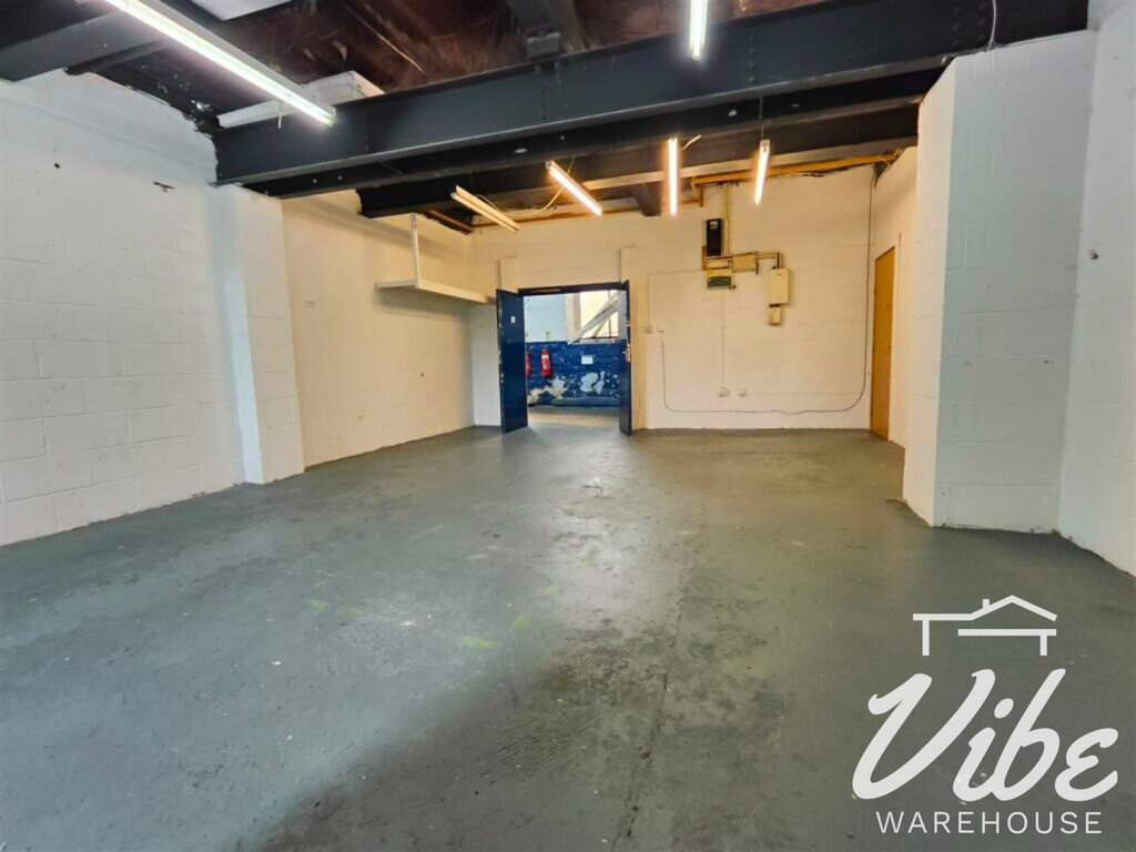 Light industrial to let in Colne Valley Business Park, Huddersfield HD7, £4,800 pa - Zoopla