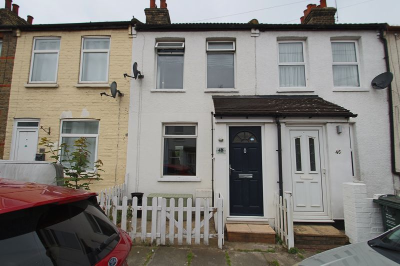 2 bed terraced house to rent in Howard Road, Dartford DA1, £1,500 pcm - Zoopla
