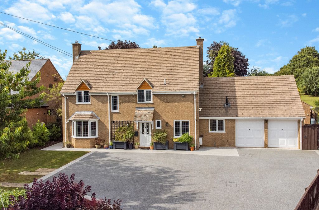 4 bed detached house for sale in Fulwell Road Finmere Buckingham ...