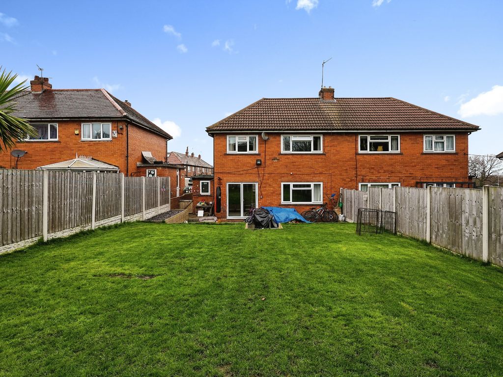 3 Bed Semi Detached House For Sale In West View New Street Farsley
