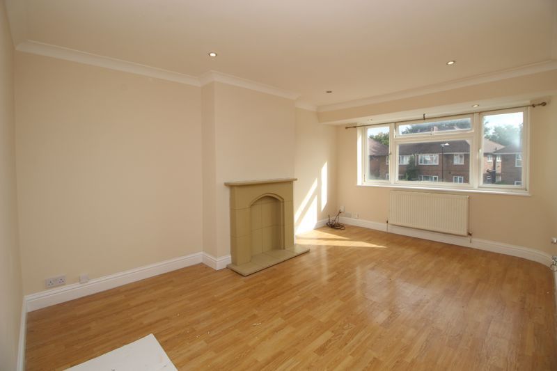 2 bed maisonette to rent in Adelphi Gardens, Slough SL1 - Zoopla