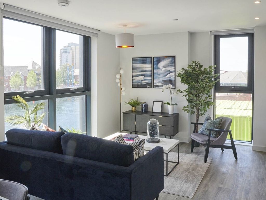2 bed flat to rent in The Quay Loop Road, Salford Quays M50 - Zoopla