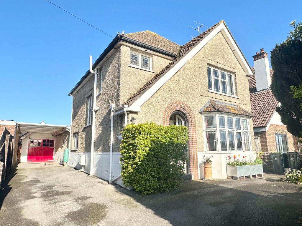4 bed detached house to rent in Mount Pleasant Ave South, Radipole ...