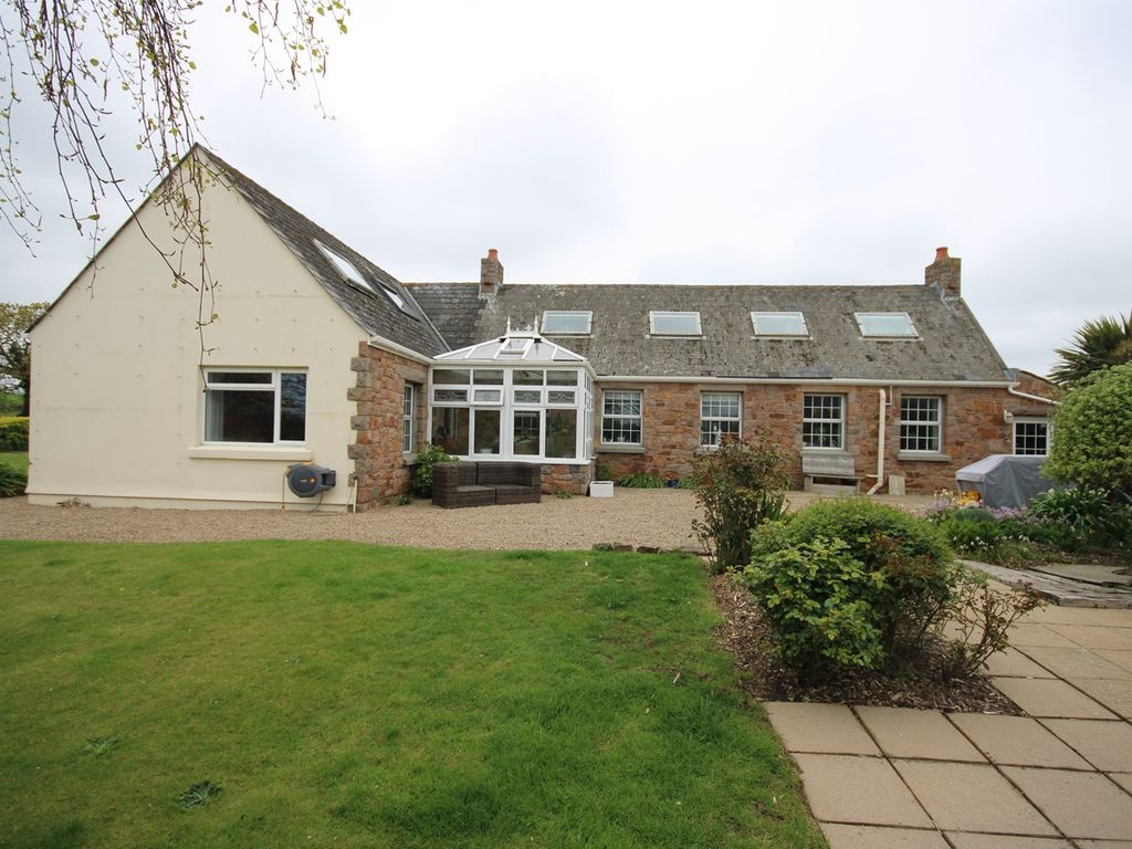 4 bed detached house for sale in La Ruette Pinel, St Lawrence JE3 - Zoopla