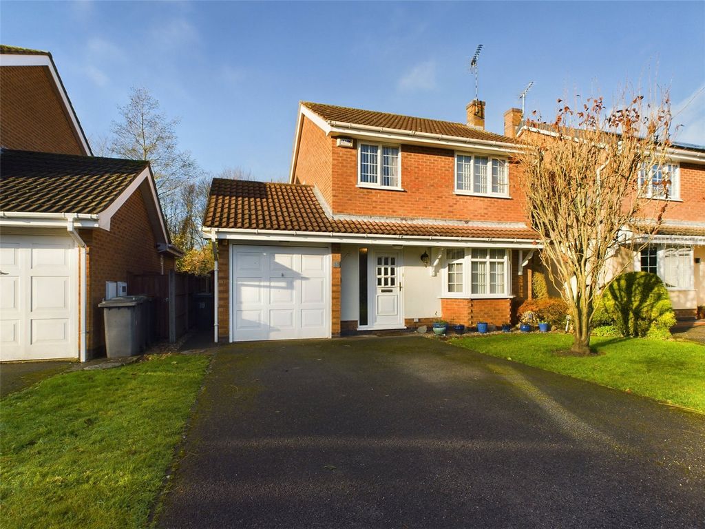 3 Bed Detached House For Sale In Linford Court Bramcote Nottingham