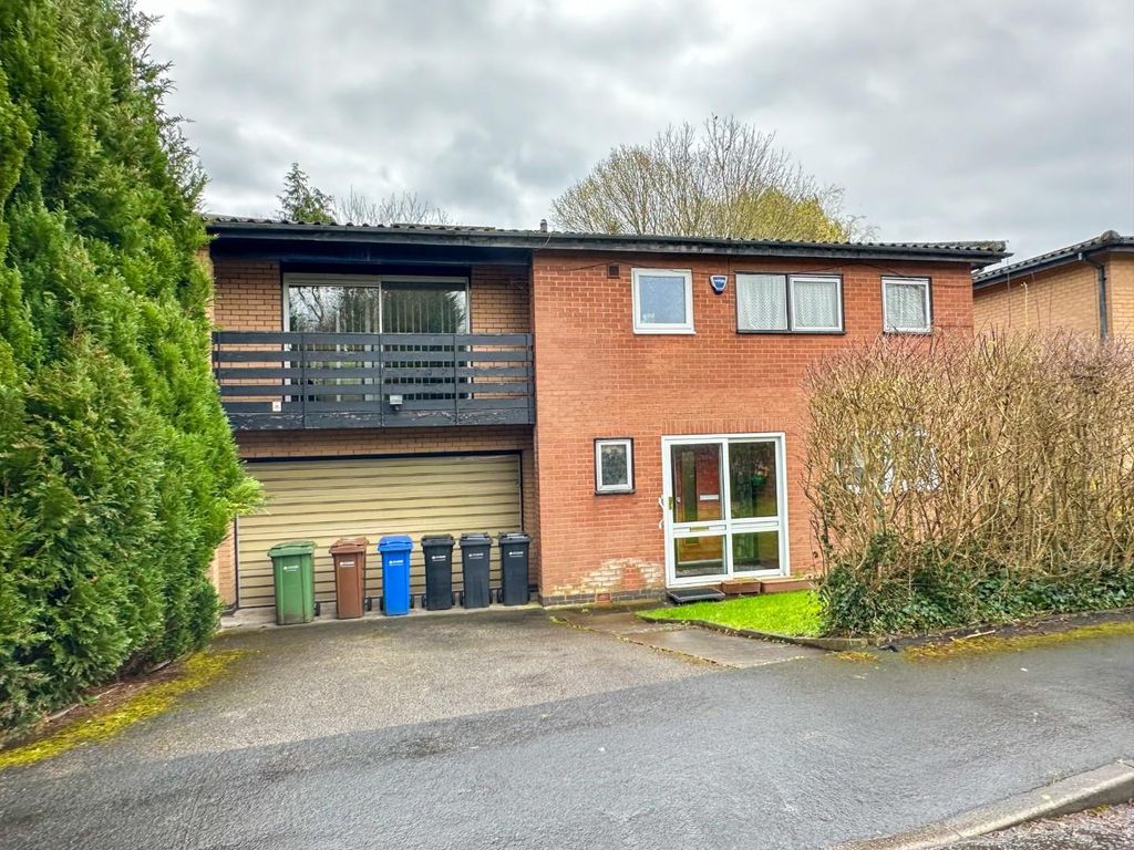 5 bed detached house for sale in 5 Green Pastures, Heaton Mersey ...