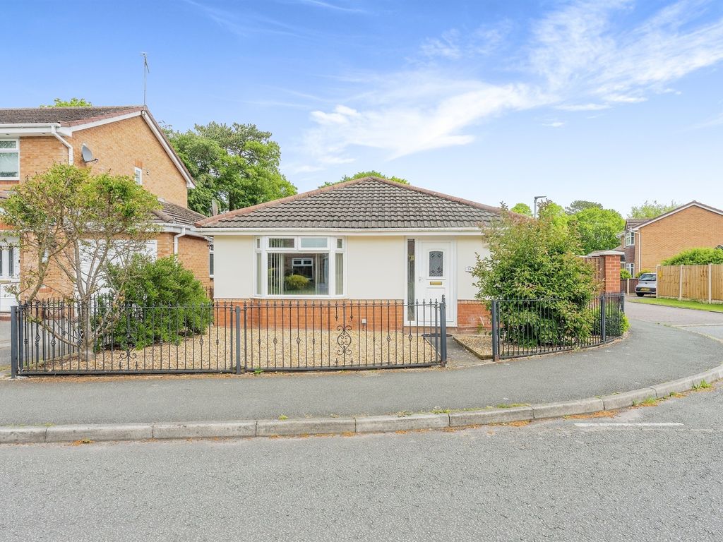 2 Bed Detached Bungalow For Sale In Foxall Way Great Sutton Ellesmere