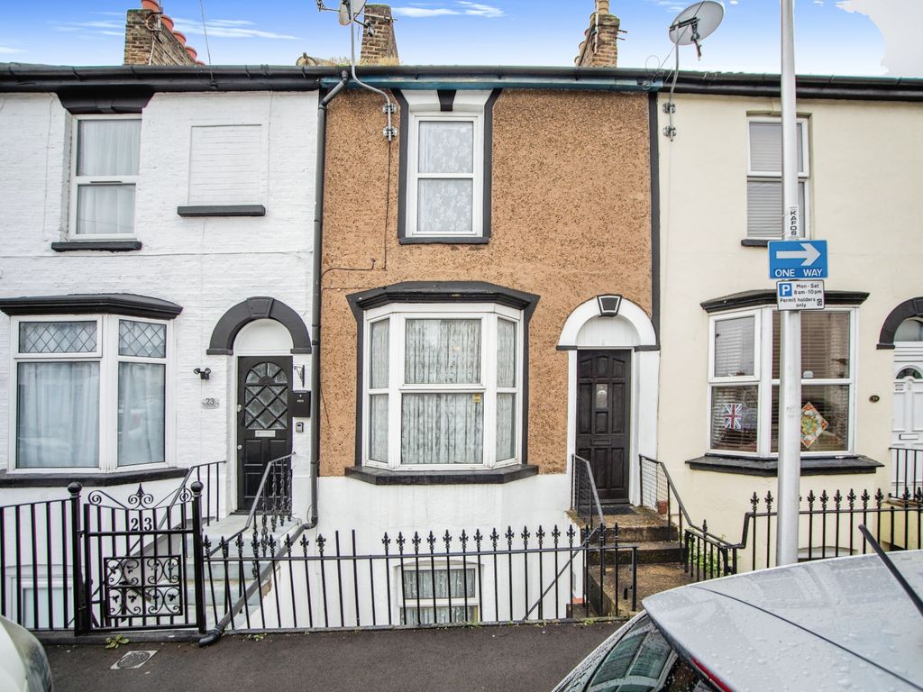 4 bed terraced house for sale in King Street, Gillingham, Kent ME7 - Zoopla