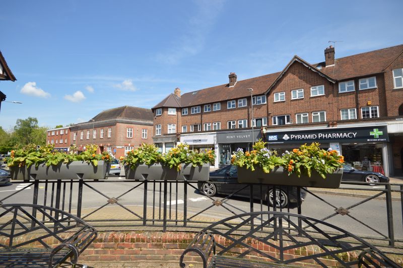 1 bed flat to rent in Beacon House, Post Office Lane, Beaconsfield HP9 ...