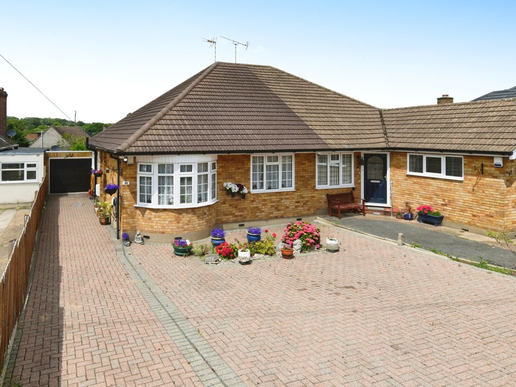 2 Bed Bungalow For Sale In Westbourne Drive Brentwood Essex Cm14 £