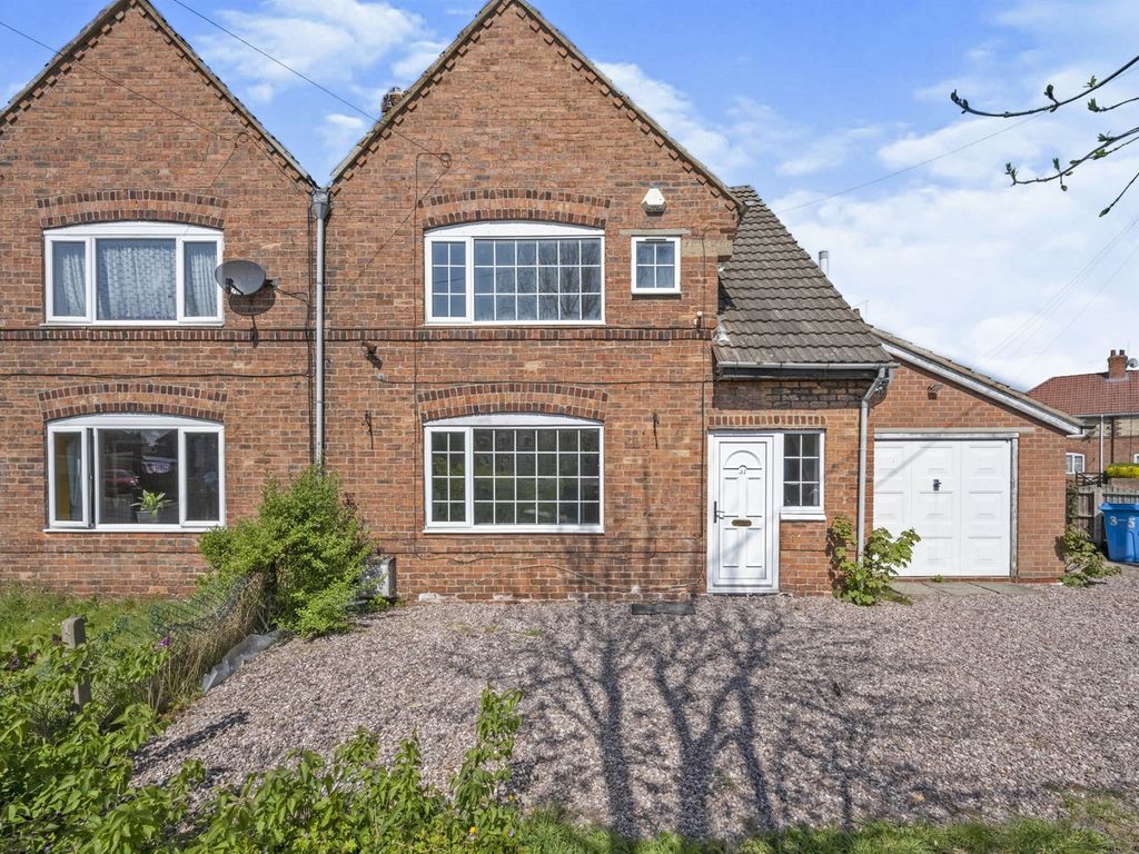 3 Bed Semi Detached House For Sale In Suffolk Road Bircotes Doncaster