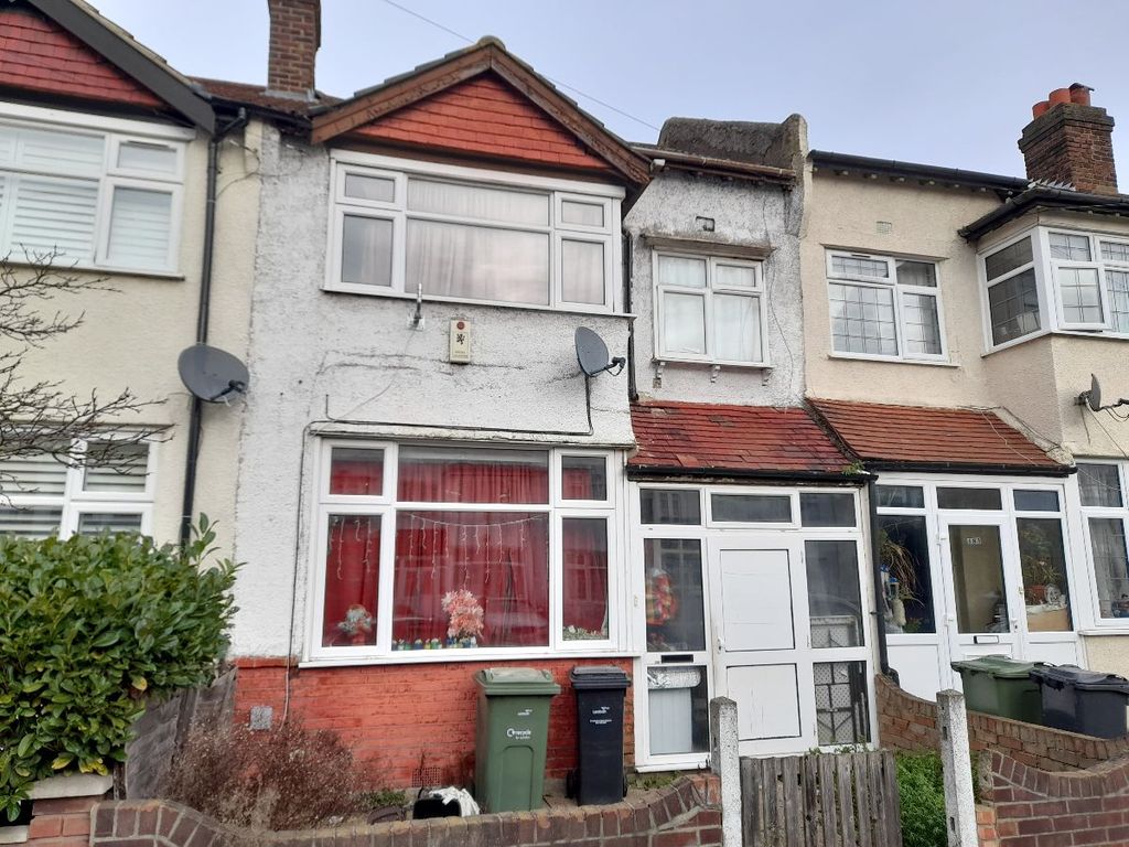 3 Bed Terraced House For Sale In Woodmansterne Road London Sw16 £