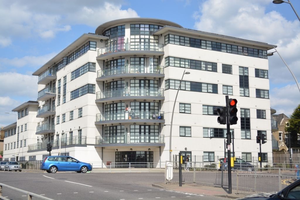 1 bed flat for sale in High Road, Chadwell Heath, Romford RM6 - Zoopla