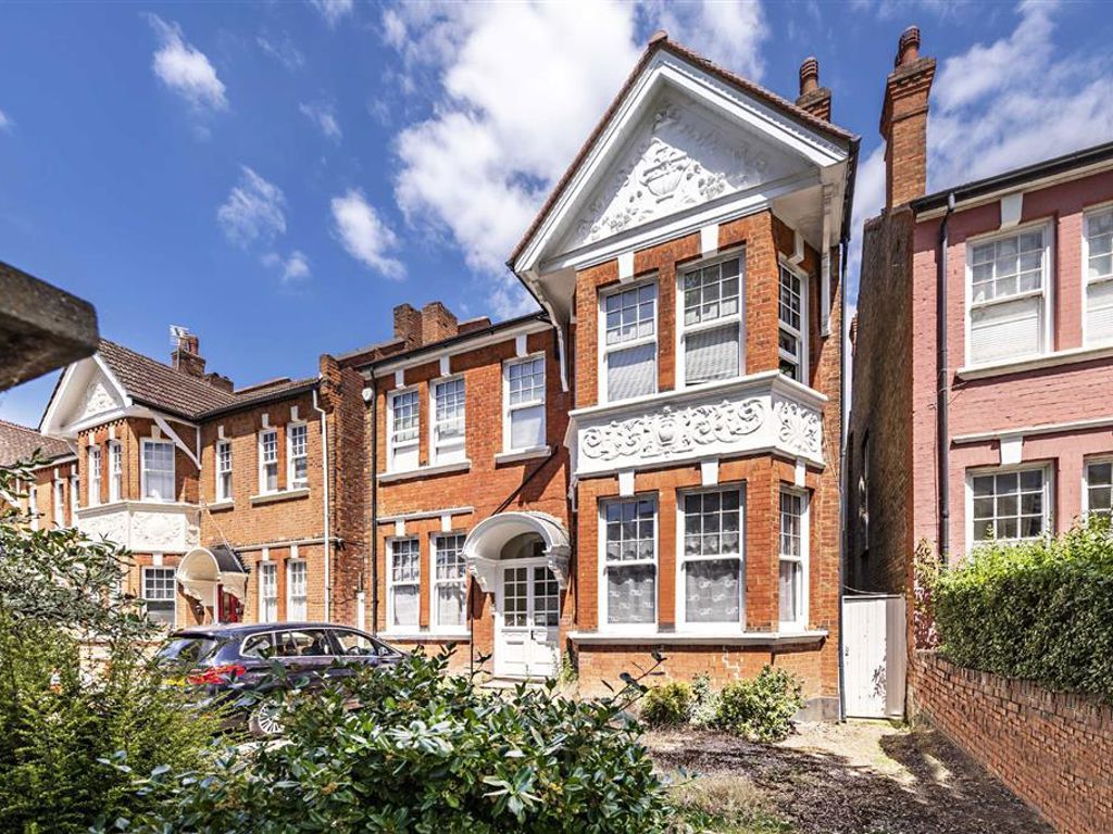 3 bed flat to rent in Teignmouth Road, Mapesbury, London NW2, £3,497 ...