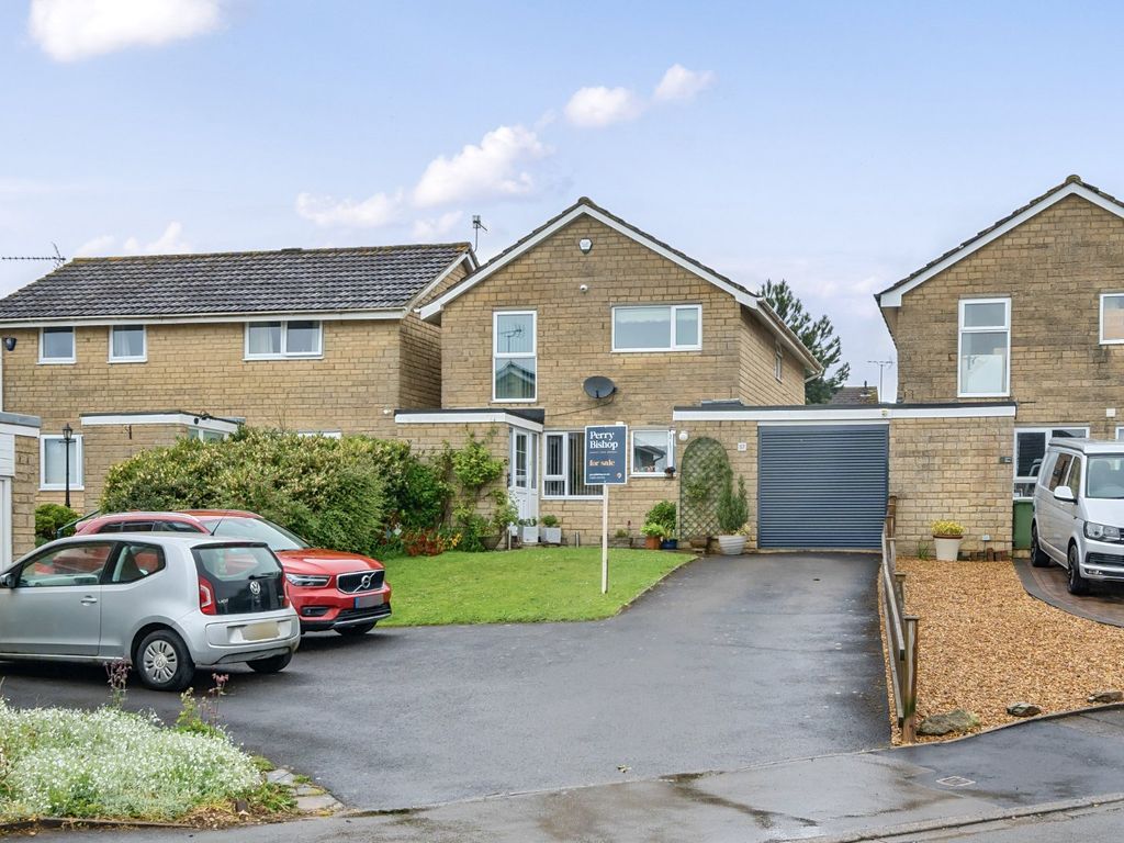 4 Bed Link Detached House For Sale In Stratton Heights Cirencester