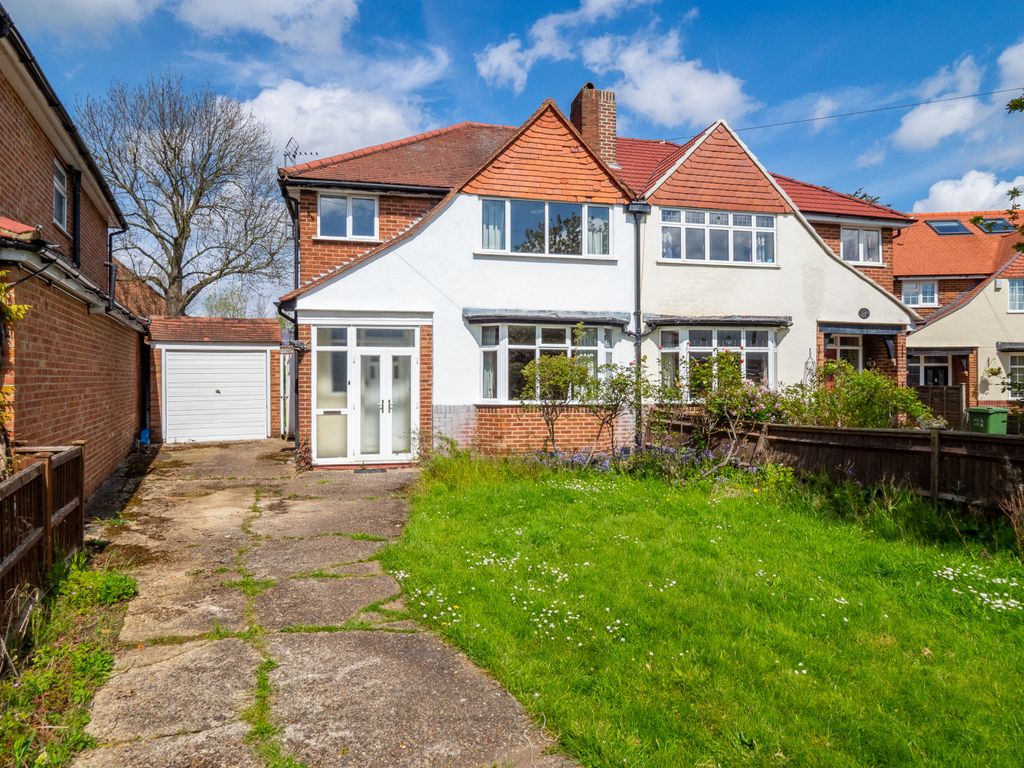 3 Bed Semi Detached House For Sale In Broadmead Avenue Worcester Park