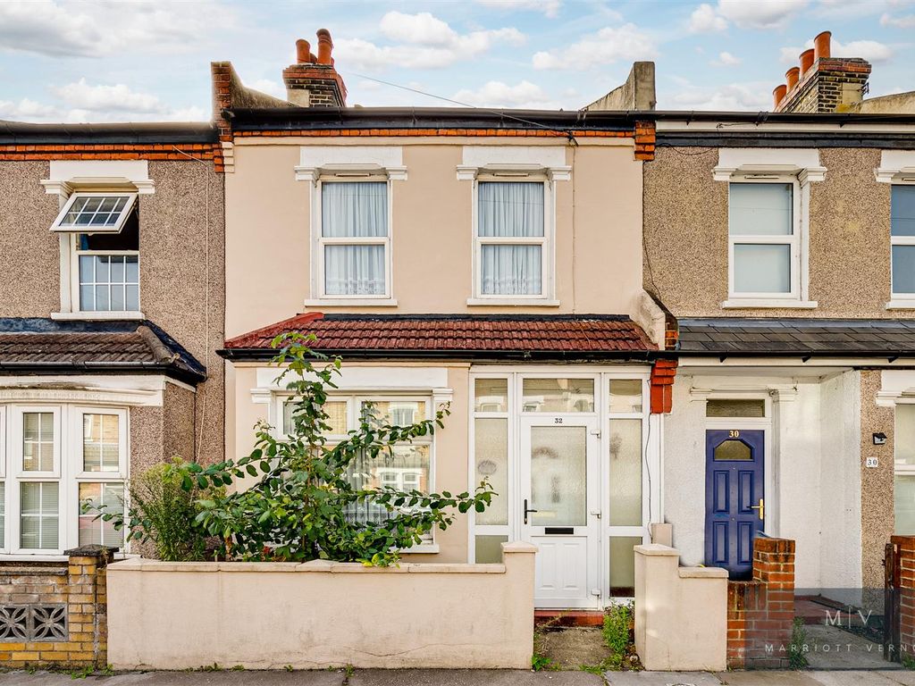 2 Bed Terraced House For Sale In Bredon Road Addiscombe Croydon Cr0