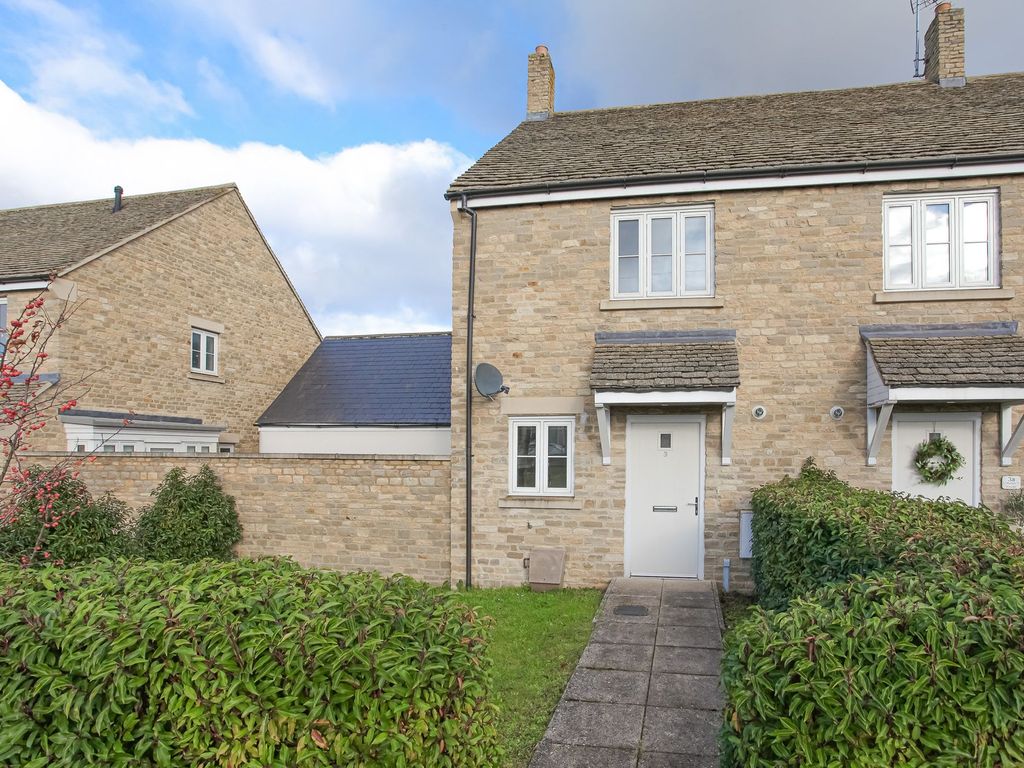 2 Bed Terraced House To Rent In Oxford Hill Witney Ox28 £1 300 Pcm