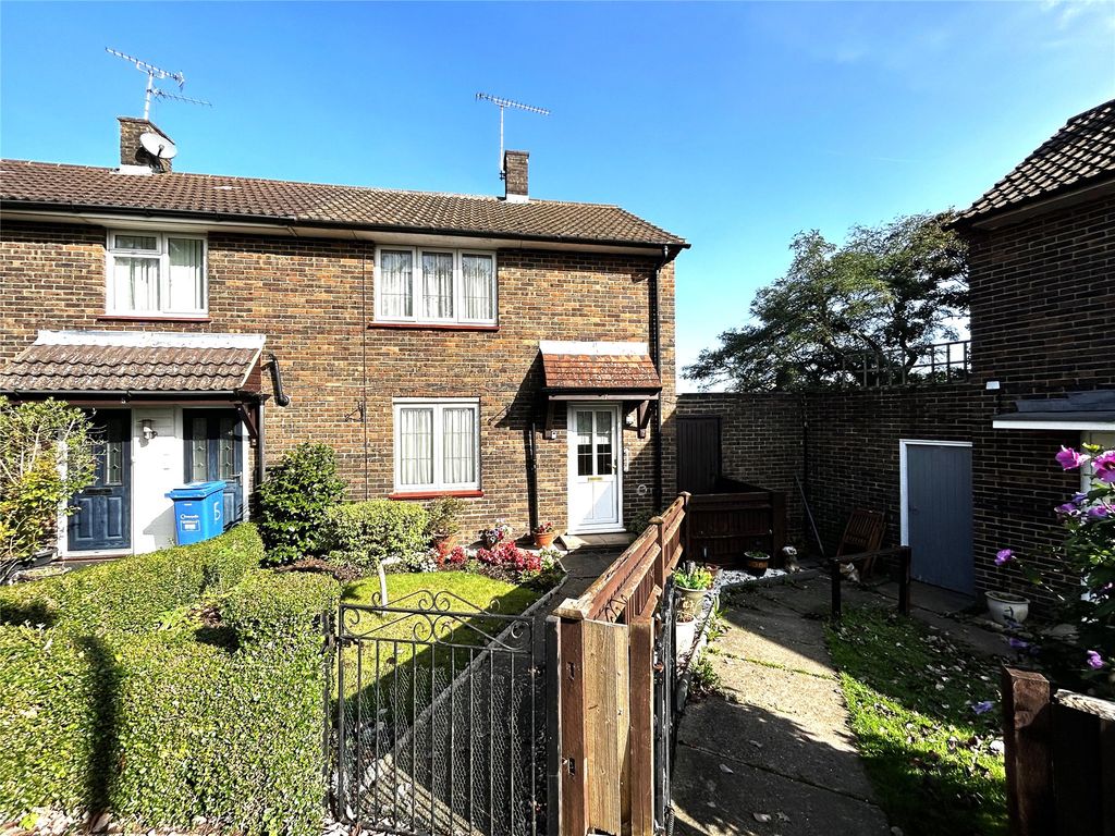 2 Bed End Terrace House For Sale In Brownrigg Crescent Bracknell